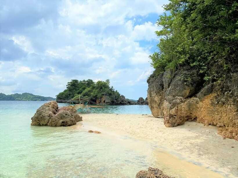 Guimaras: Private Island Hopping Tour with Lunch - FAQ