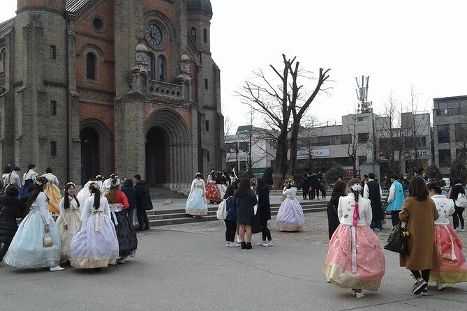Gwangyang Maewha Flower and Jeonju Hanok Village 1 day trip from Seoul - FAQs