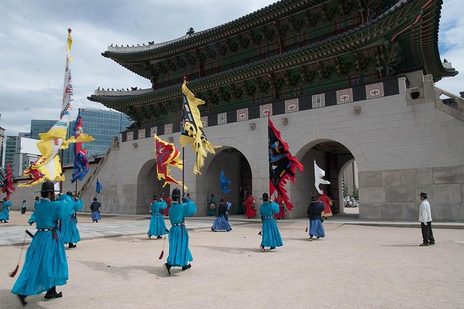 Gyeongbok Palace and Korean Folk Village Tour - The Highlight: Korean Folk Village