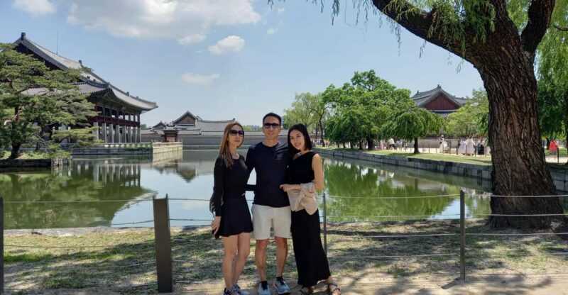 Gyeongbokgung-Folk Museum-Bukchon-Gwangjang market - Exploring Seoul’s Heart: Gyeongbokgung-Folk Museum-Bukchon-Gwangjang Market Tour