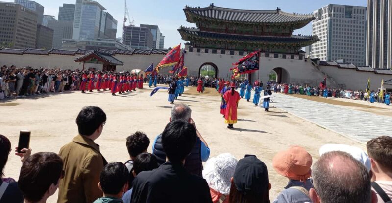 Gyeongbokgung-Folk Museum-Bukchon-Jogyesa temple in Insadong - What Makes This Tour Stand Out?