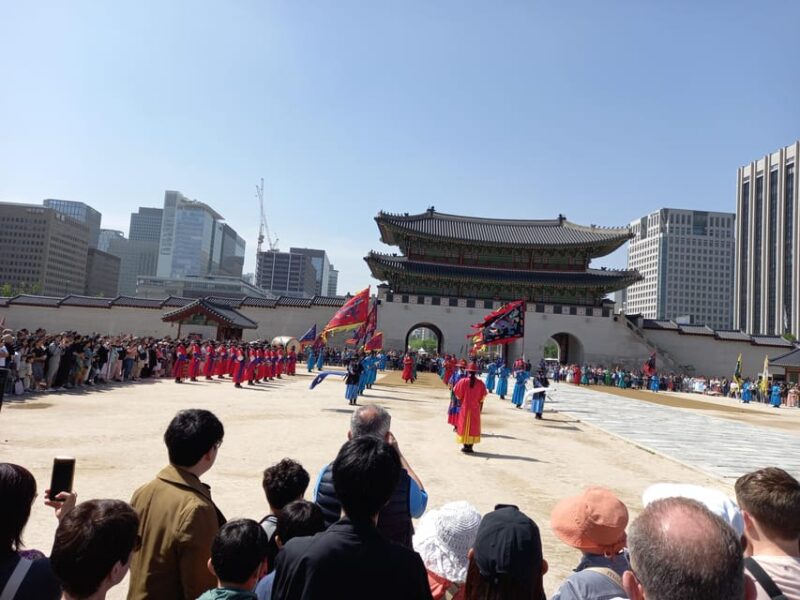 Gyeongbokgung-Folk Museum-Bukchon-Jogyesa temple in Insadong - Summary: Who Is This Tour Best For?