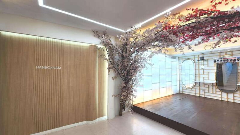 Gyeongbokgung Hanbok Experience at hanboknam - The Sum Up