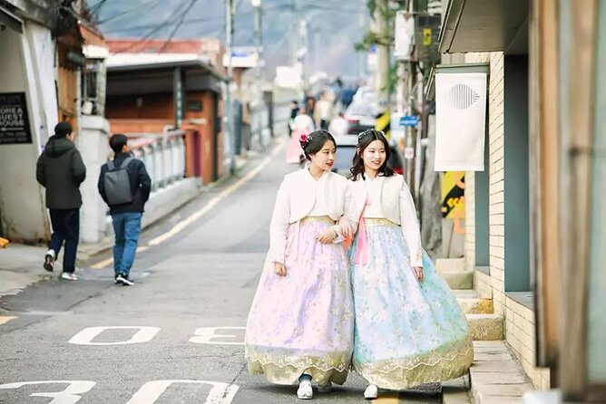 Gyeongbokgung Palace Hanbok Rental Experience in Seoul - The Sum Up