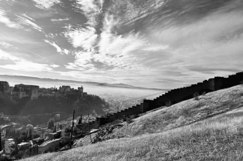 Gypsy life: Sacromonte and the caves private tour - Key Points