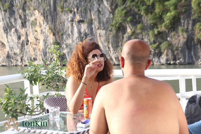 Ha Long Bay Cruise Day Tour with lunch, kayaking, surprise cave & titop island - Lunch and Food Quality