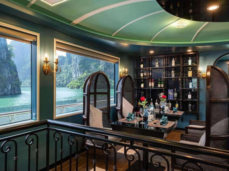 Ha Long Bay Cruise w/ Jacuzzi, Kayak & Limo from Hanoi - Key Points