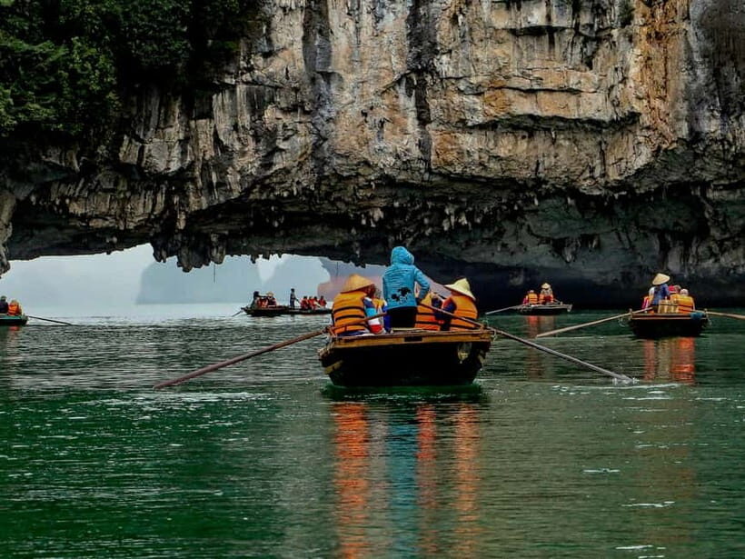 Ha Long Bay Day Cruise: Surprising Cave and Titov Island - Food and Beverage Experience