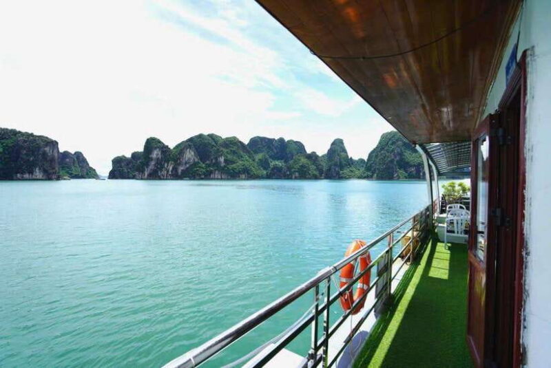 Ha Long Bay Luxury Day Cruise with Buffet Lunch From Hanoi - Visiting Surprise Cave