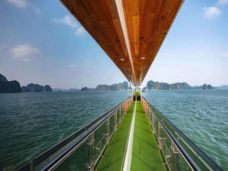 Ha Long Bay Luxury Full Day Cruise| Buffet & All Included - Dining on Board: Fresh Seafood and Local Flavors