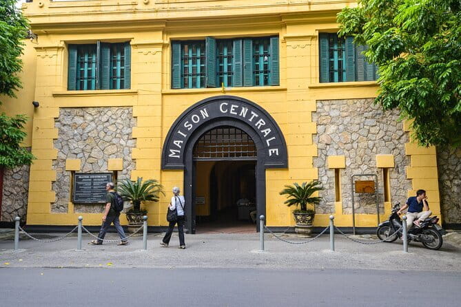 Ha Noi City Day Tour - Visiting Hoa Lo Prison