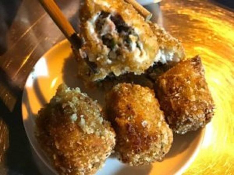 Ha Noi : Small Group Hanoi Street Food Tour - Navigating the Physical Aspects