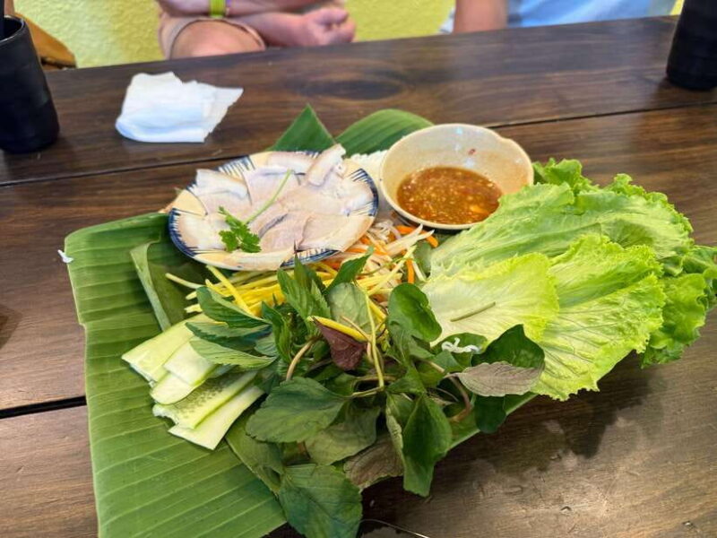 Ha Noi Street Food Adventure Tour With Local Students - What to Expect at Each Stop