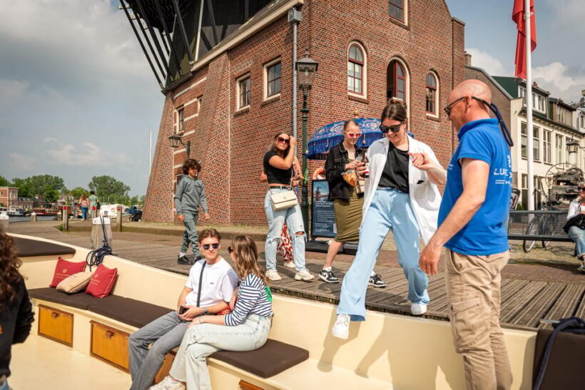 Haarlem: Guided Highlights Canal Cruise on Open Boat - An Introduction to Haarlem’s Waterways
