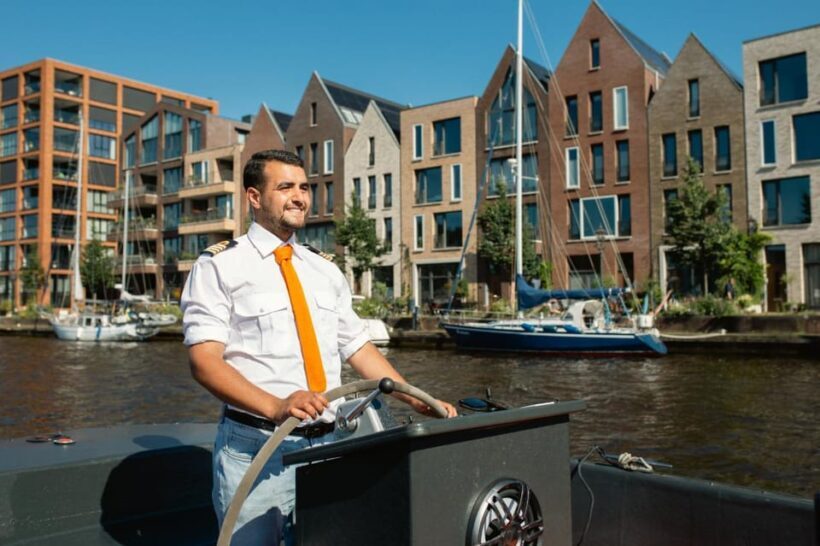 Haarlem: Sightseeing Boat Tour with Snacks and Drinks - Frequently Asked Questions