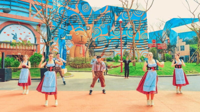 Haikou: Changying Universal 100 Fantasy Paradise - Themed Zones and Cultural Experience
