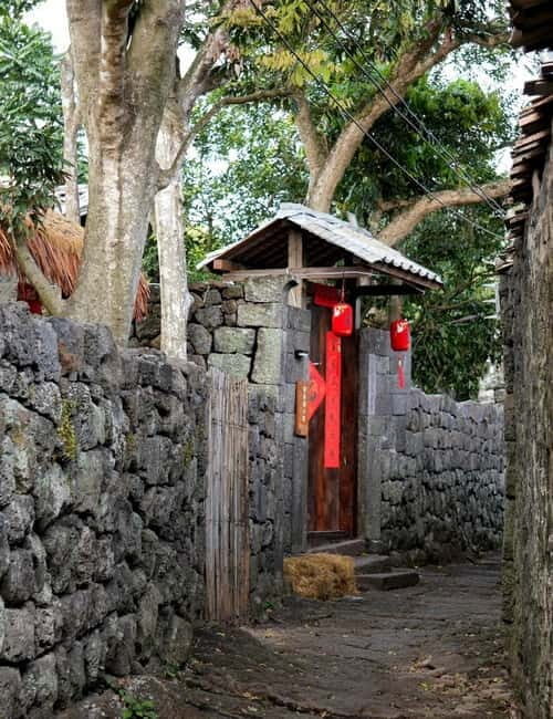 Haikou Nature & Local Life: Volcano, Wetlands & Old Markets - Urban Greenery and Modern Art at Evergreen Park