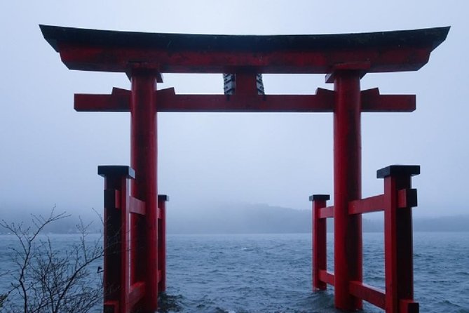 Hakone Full-Day Private Tour By Public Transportation - Admiring the Scenic Lake Ashinoko
