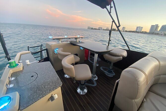 Half-Day Aqua Patio Rental in Fort Lauderdale 7 to 11 people - What the Tour Looks Like