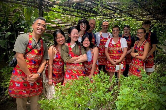 Half Day Chiang Mai Cooking Class and Market Taste Tour - Who Should Consider This Tour?