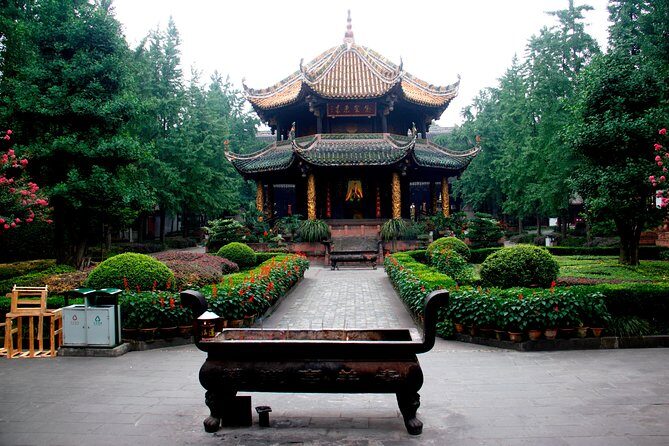 Half Day City Walk to Experience Chinese Taoism and Tibetan Culture - Key Points