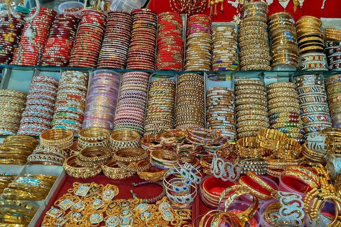 Half Day Delhi Shopping Tour With Shopping Consultant - The Sum Up