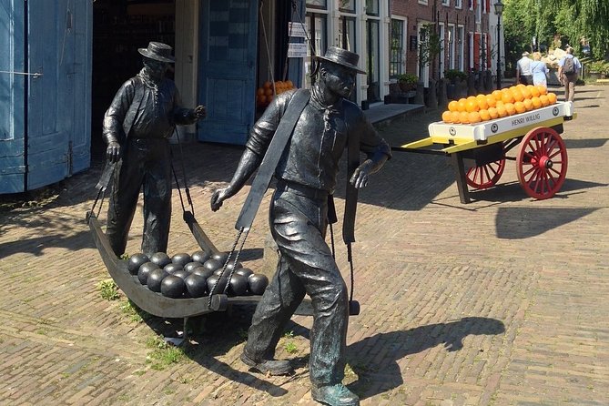 Half-Day Edam and Volendam Private Walking Tour from Amsterdam - Who Should Consider This Tour?