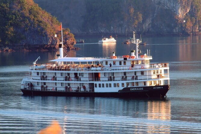 Half Day Explore Halong Bay With Lunch, Heaven Cave and Kayaking - Who Will Love This Tour?