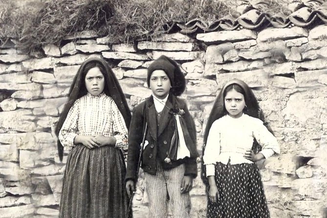 Half Day Fatima Shrine - Private Tour From Lisbon - Exploring the Fatima Shrine and Basilica