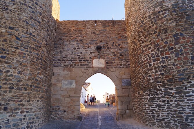 Half Day Guided Monsaraz Village and Castle Tour From Évora - Meeting and Pickup Options