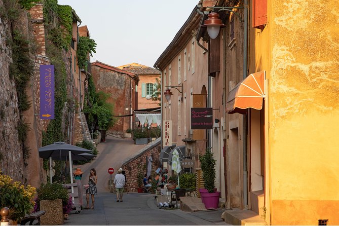 Half Day Hilltop Villages of Luberon Tour from Avignon - Roussillon and Its Ochre Marvels