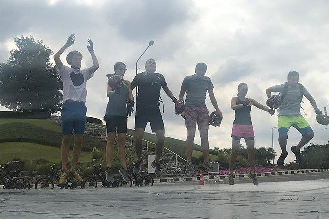 Half-day hilly E-bike adventure (fully paved roads, GUIDED) - Authenticity and Authentic Experiences