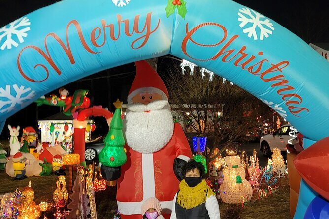 Half-Day Holiday and Tacky Lights Tour in Richmond - An In-Depth Look at the Tacky Lights Tour