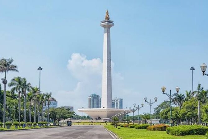 Half Day Jakarta Private Tour in two highlight place - Who Should Consider This Tour?
