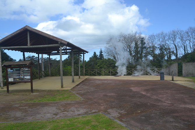 Half Day Lagoa do Fogo (middle of the Island) - Key Points