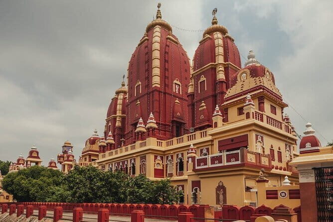 Half day Old and New Delhi Tour on Iconic Landmarks - A Fully Rounded Tour of Delhis Iconic Landmarks