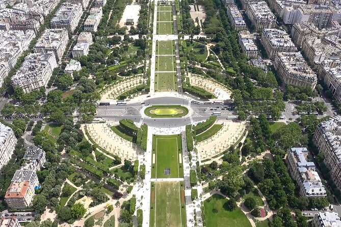 Half Day Paris Cruise & Walking Tours: Eiffel, Louvre, Notre-Dame - The Eiffel Tower – A Photo Lover’s Dream