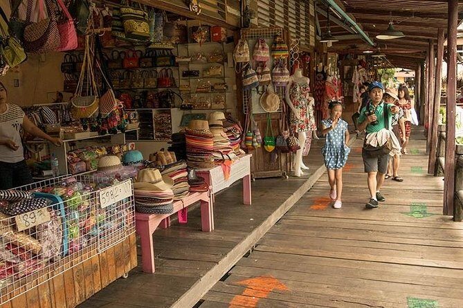 Half day Pattaya Floating Market and Underwater World Pattaya Combo - FAQ