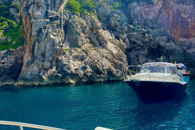 Half-day private boat tour of Capri - Returning to Marina Grande