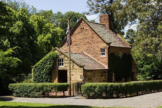 Half-Day Private Guided Introduction Tour in Melbourne - Fitzroy Gardens and Captain Cook Cottage