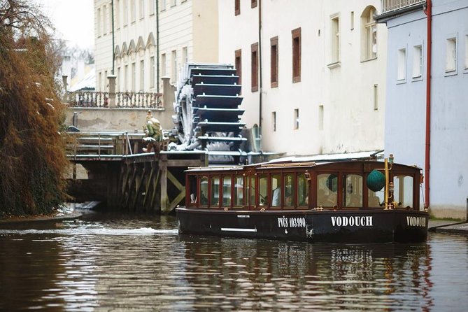 Half-Day Private Tour of Prague + River Cruise by Luxury Mercedes - The Value of Personal Guides and Flexibility
