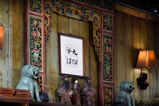 Half Day Private Tour to Jiufen, Shifen Waterfall & Pingxi Sky Lantern - Transport & Comfort