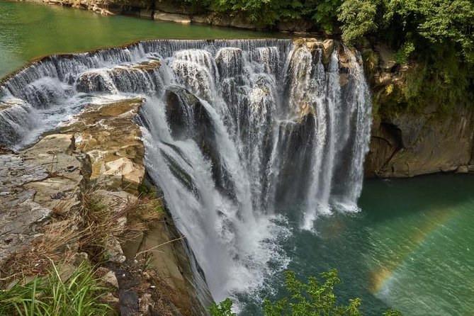 Half Day Private Tour to Jiufen, Shifen Waterfall & Pingxi Sky Lantern - Who Is This Tour Best For?