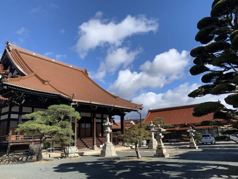 Half-Day Saijo Tour: Sake Tasting & Brewery Tour - Exploring Saijo Honmachi Historical Square