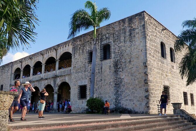 Half Day Santo Domingo Tour: Three Eyes Park to Colon Lighthouse - Exploring the Itinerary: What to Expect