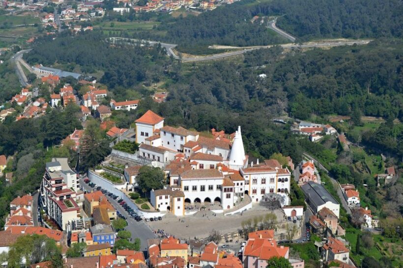 Half Day Shared Tour to Sintra with Licensed Guide - Key Points