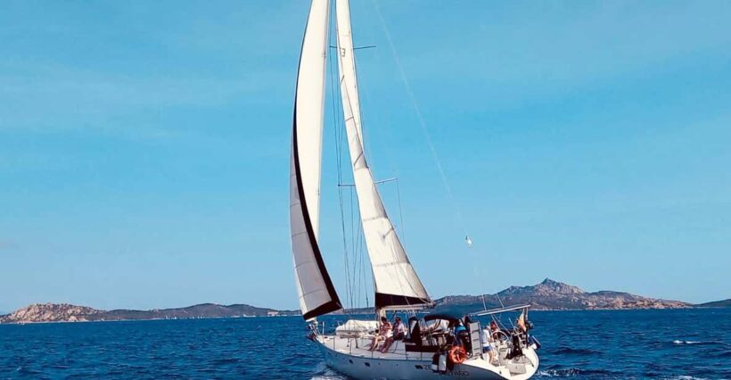 Half Day tour Alghero - 15 m Sailing boat - Authentic Experiences and Authentic Guests