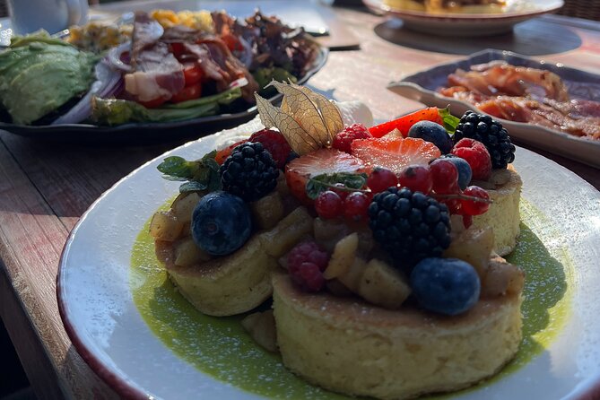 Half-Day Tour in Cascais / Sintra With Brunch and Wine Tasting - Exploring Cascais and Sintra