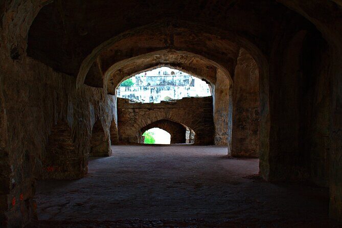 Half Day Tour in Golconda Fort and Qutub Shahi Tombs - What Makes This Tour Stand Out