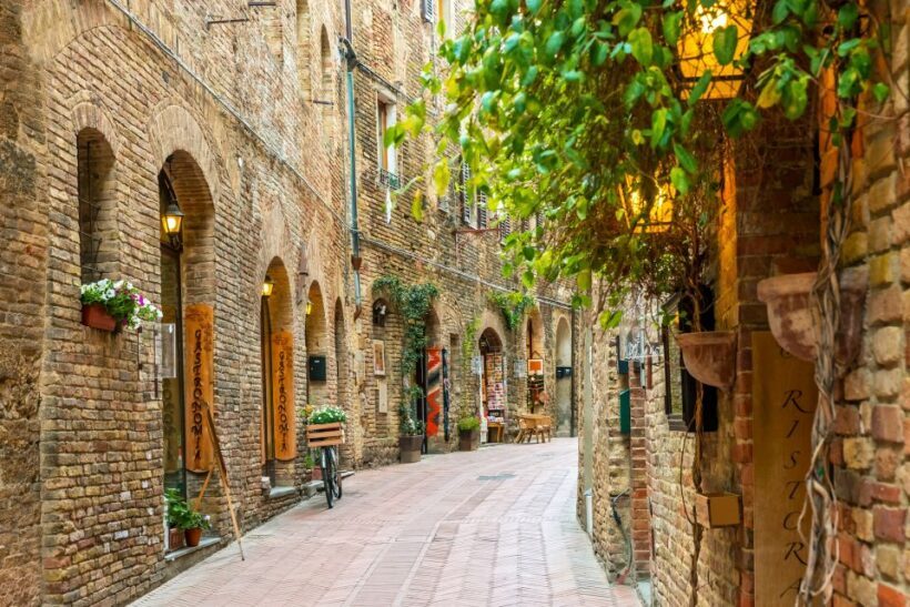Half-Day Tour of San Gimignano From Florence - Discovering San Gimignano: A Medieval Skyline in Tuscany